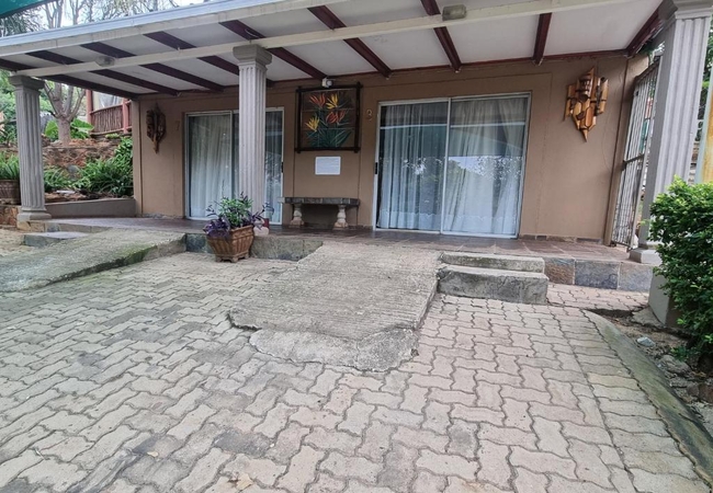 N4 Guest Lodge in Rustenburg, North West Province